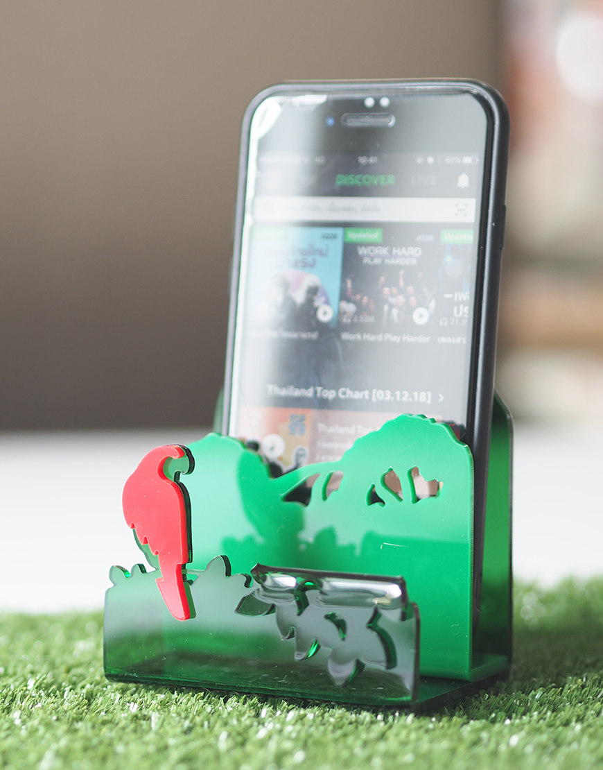 Desktop nature – Parrot Phone stand – KLEAR OBJECT